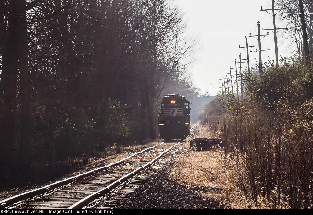 NS 3476 running light up to Prime Conduit to pull five empties